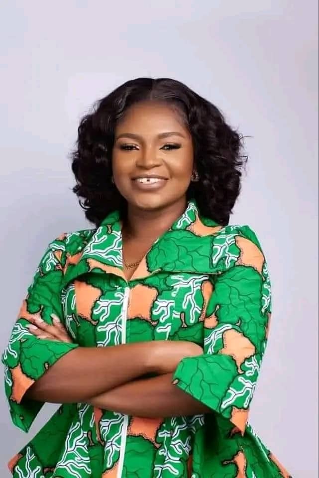 HON JOYCELYN TETTEH TOURS AND WISHES BECE CANDIDATES IN HER NORTH DAYI ...