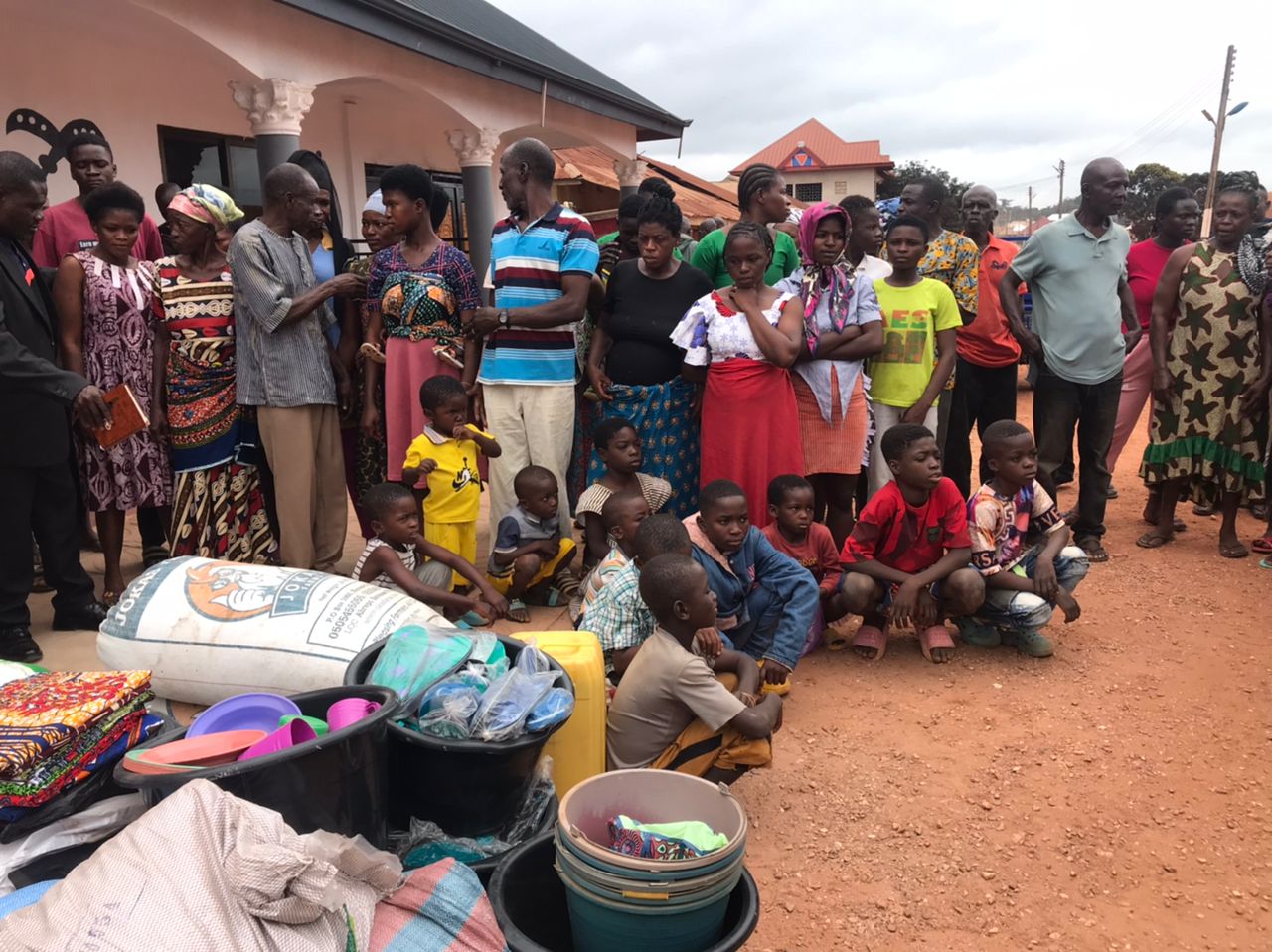 Gbenyiri Conflict: Dormaa East MP donates food and relief items to ...